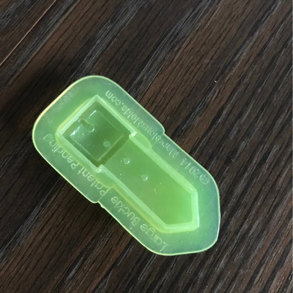 Marvelous Molds | Kitchen | Marvelous Mold Large Belt Buckle For ...